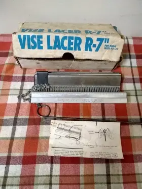 CLIPPER 04060-070 Belt Vise Lacer Lacing Tool Round Hay