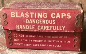 JOHN DEERE INV-AT09 Box Blasting Caps Dupoint Denemours